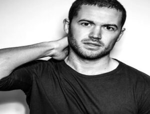 Tom Ainsley (Actor) Wiki, Age, Girlfriend, TV Series, Movies, Net Worth ...